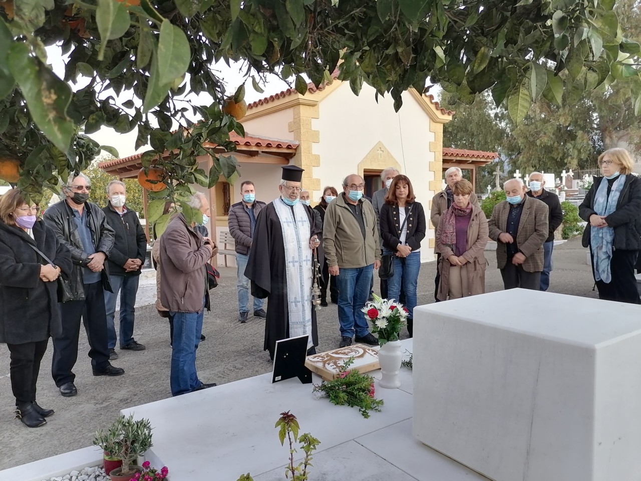 ΤΡΙΜΗΝΟ ΜΝΗΜΟΣΥΝΟ ΤΟΥ ΜΙΚΗ ΘΕΟΔΩΡΑΚΗ - Μίκης Θεοδωράκης Οδηγός