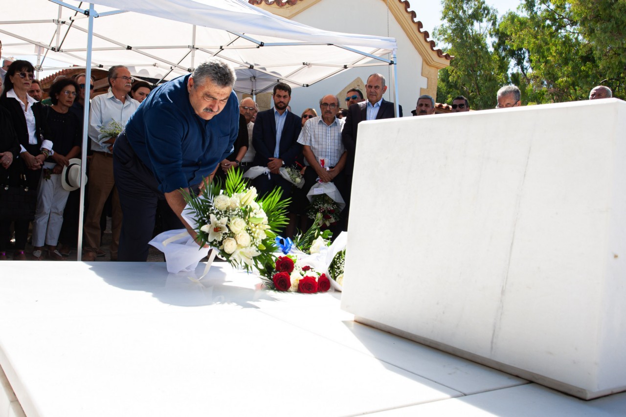 Το ετήσιο Μνημόσυνο του Μίκη Θεοδωράκη στα Χανιά - Μίκης Θεοδωράκης Οδηγός