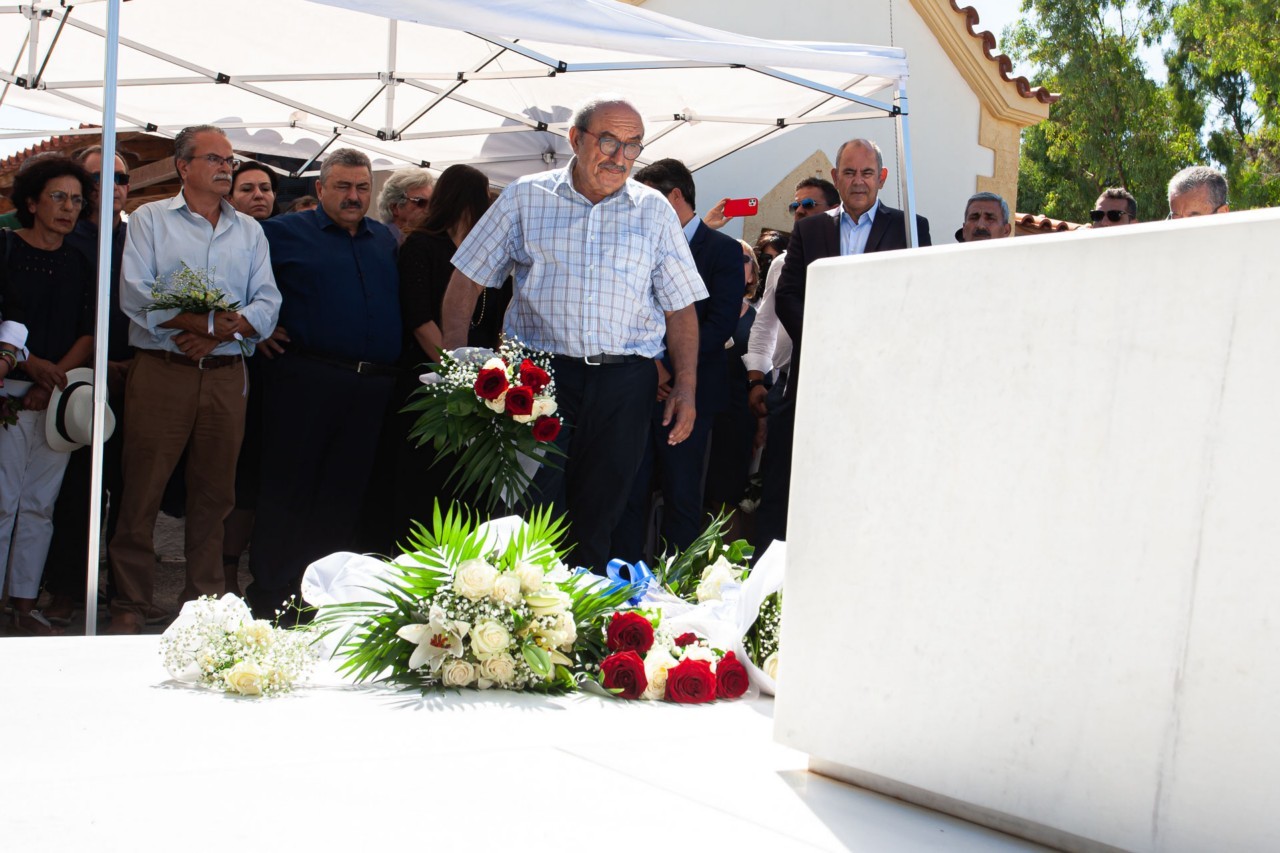 Το ετήσιο Μνημόσυνο του Μίκη Θεοδωράκη στα Χανιά - Μίκης Θεοδωράκης Οδηγός