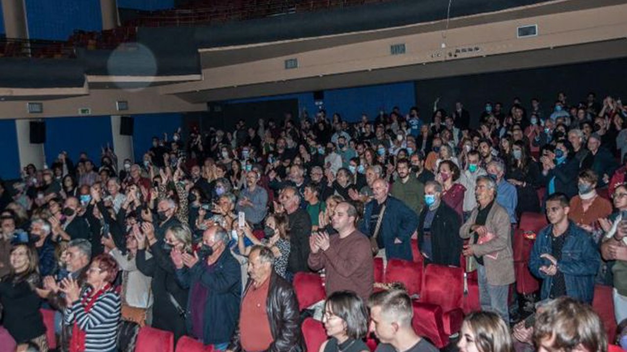 Δυο συναυλίες αφιερωμένες στον Μίκη Θεοδωράκη από το ΚΚΕ στην Κρήτη ...